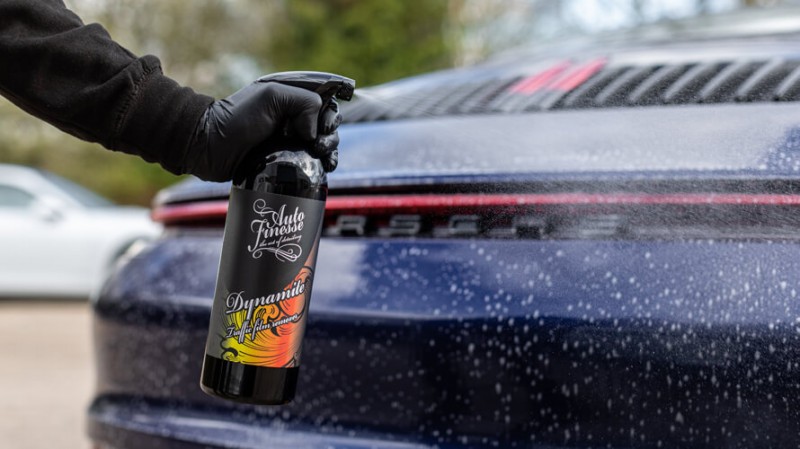 Auto Finesse Dynamite Traffic Film Remover 1000 ml koncentrované předmytí | Autoplay tuning